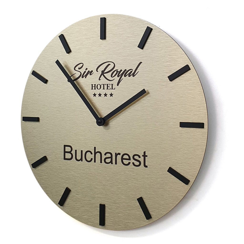 Ceasuri de perete GOLD recepție Hotel Sir Royal București